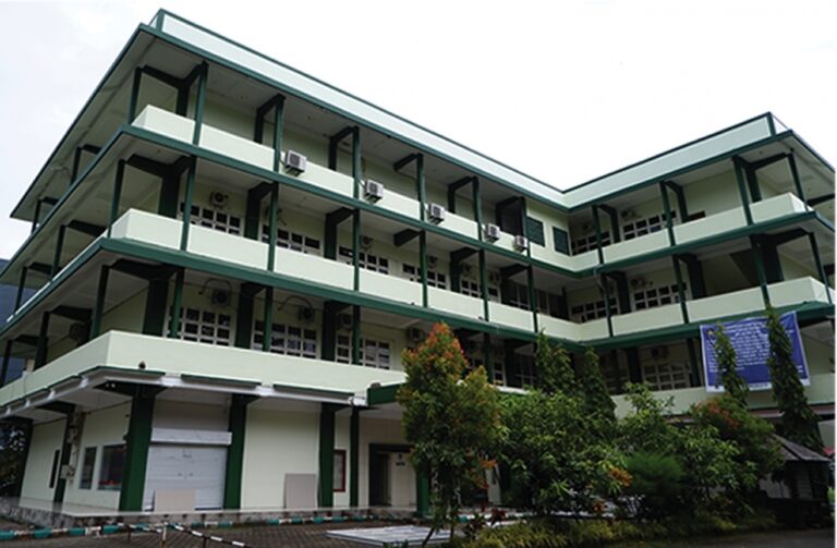 Permudah Layanan Alumni, FIKOM UMI Luncurkan Aplikasi Tracer Study dan ...