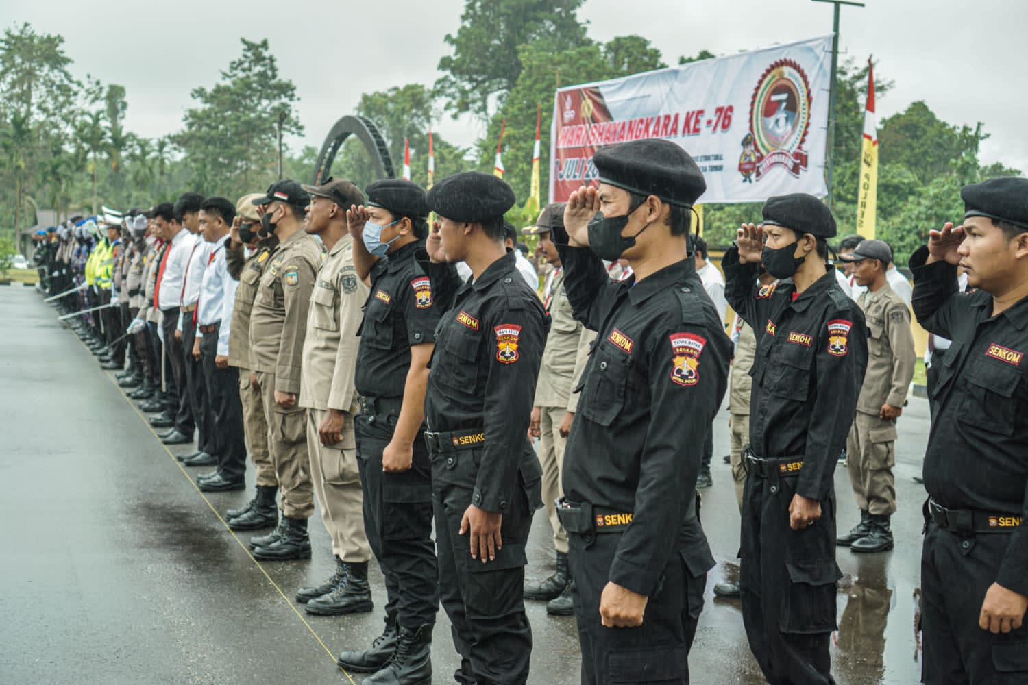 Personel Senkom Mitra Polri Mimika Ikuti Upacara Peringatan HUT ...